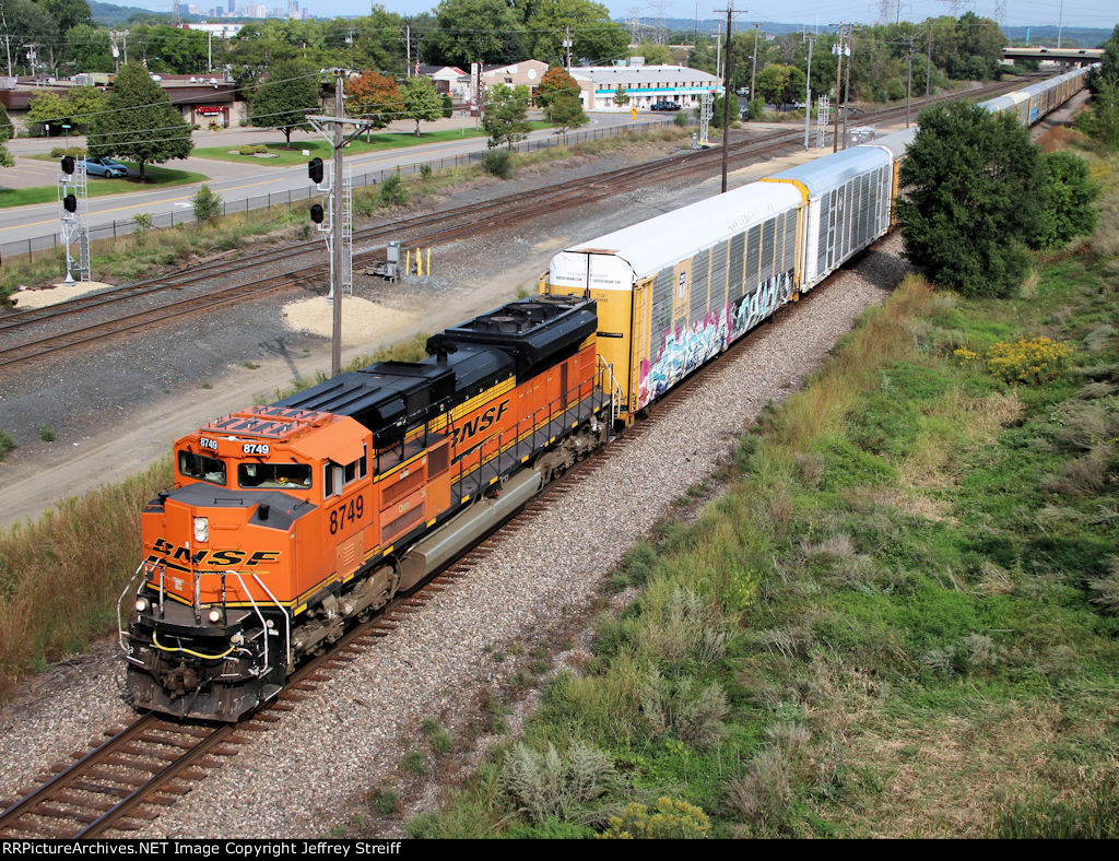 BNSF 8749